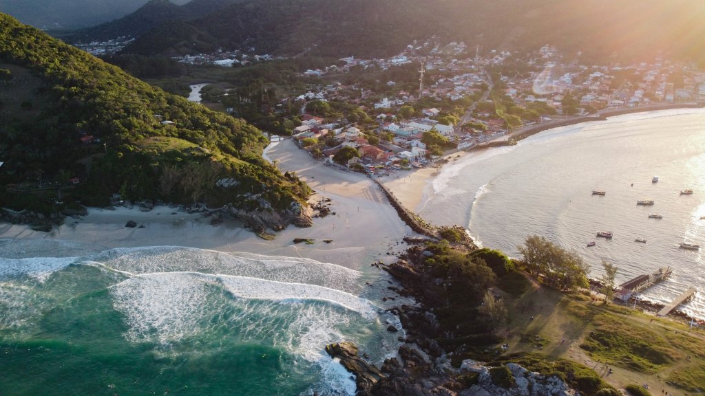 Quem é o turista na temporada de verão em Florianópolis? - NegociosSC